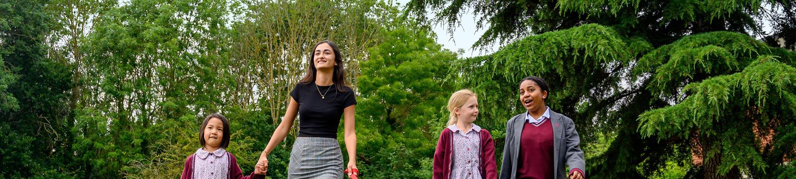 Lunchtime Assistant - Eteach